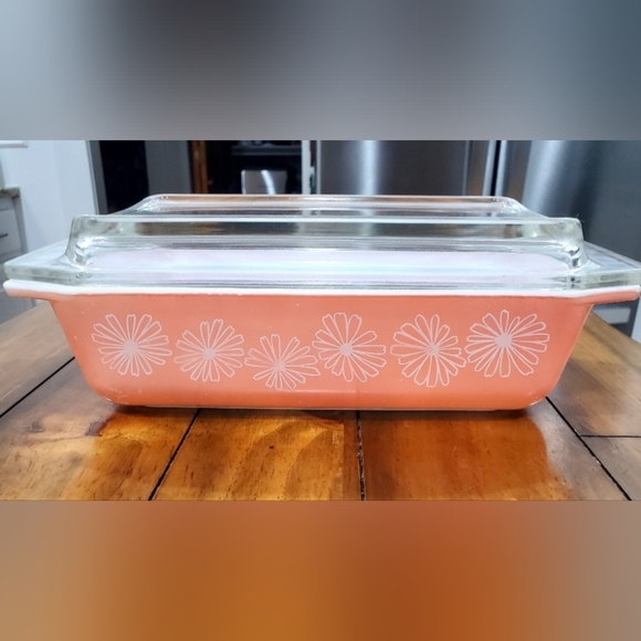 Pyrex | Kitchen | Rare Vtg 957 Pyrex Pink Daisy Space Saver 575 2 Qt ...